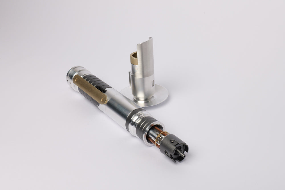 The Found Spectre (Empty Installable Saber) – Shadowfoil Props