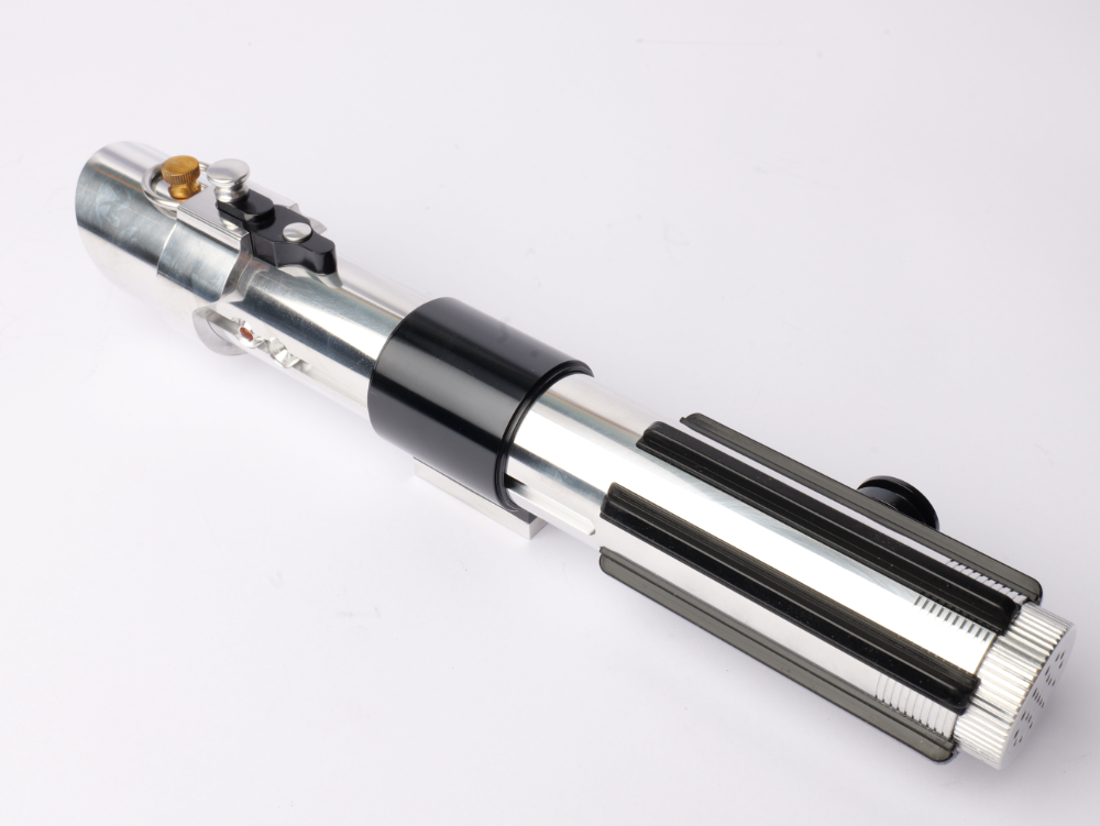 ELF Anakin AOTC Saber (Empty Installable Saber) – Shadowfoil Props